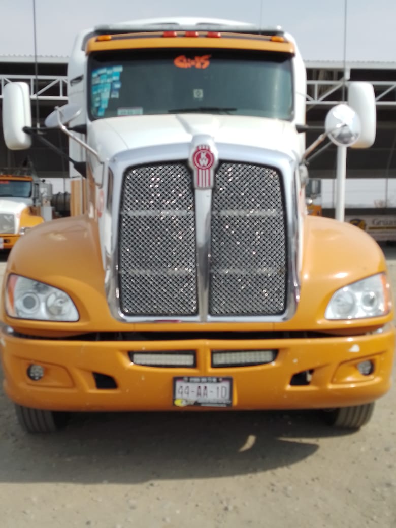Grúas Antena - Tractocamión - 01 - Kenworth